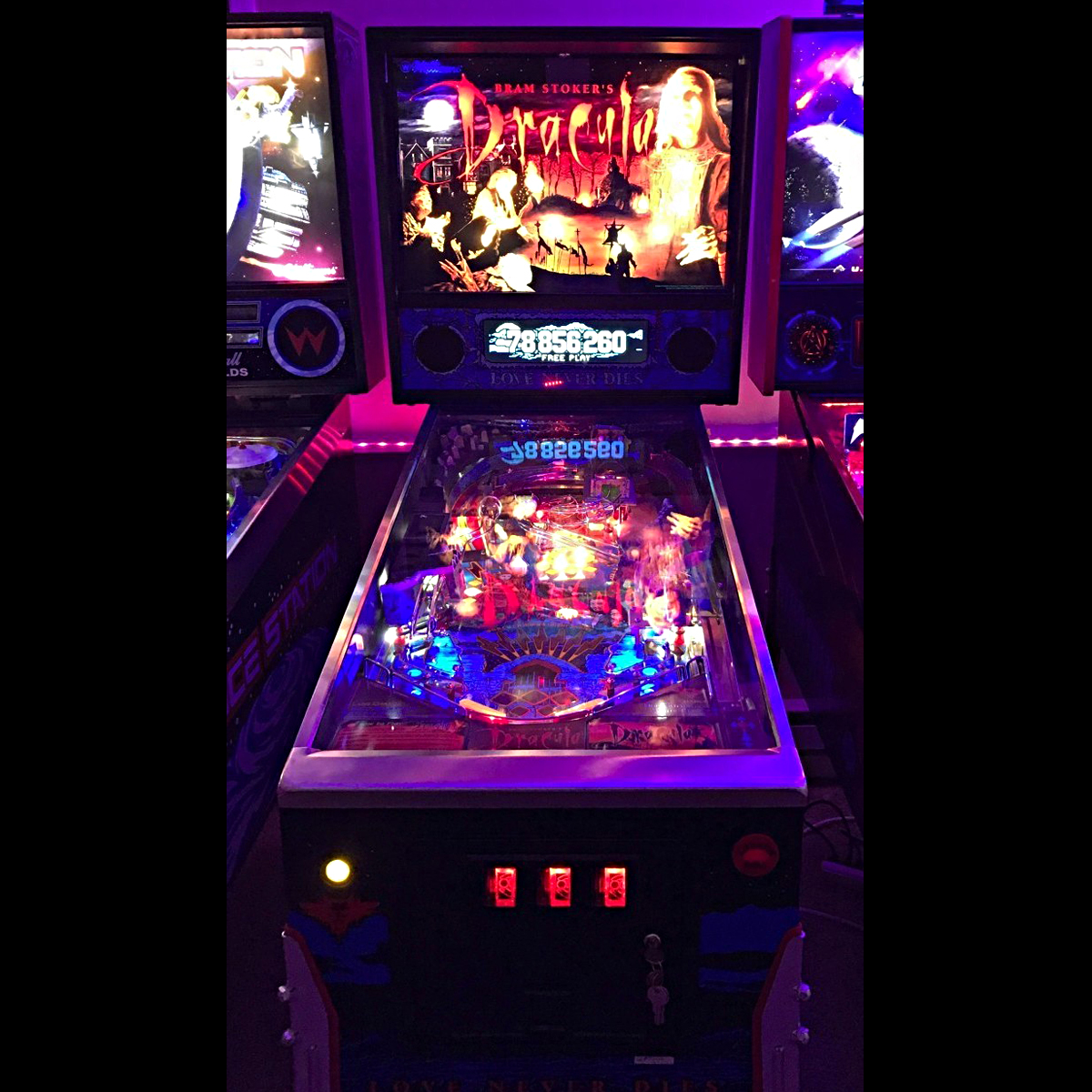 Bram Stoker's Dracula Pinball Machine - Game Room Planet