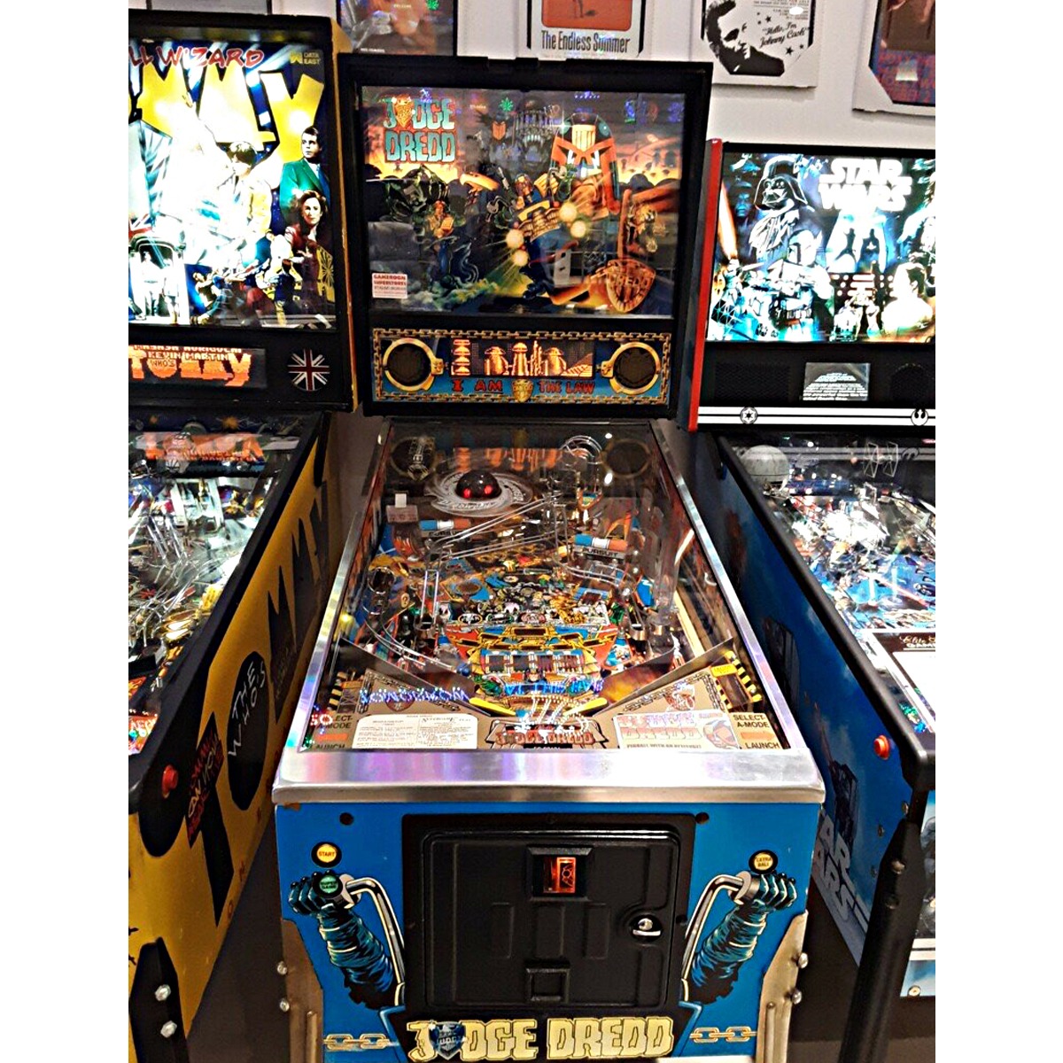Judge Dredd Pinball Machine - Game Room Planet