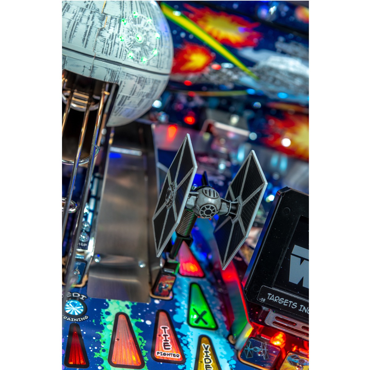 Star Wars Comic Art Premium Pinball Machine - Game Room Planet
